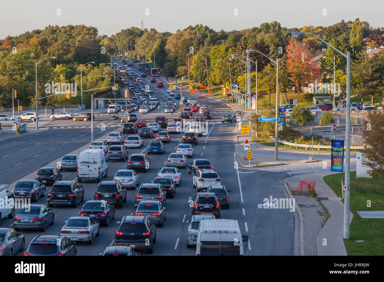 Rush hour traffic at Sheppard and Leslie intersection in Toronto Stock ...