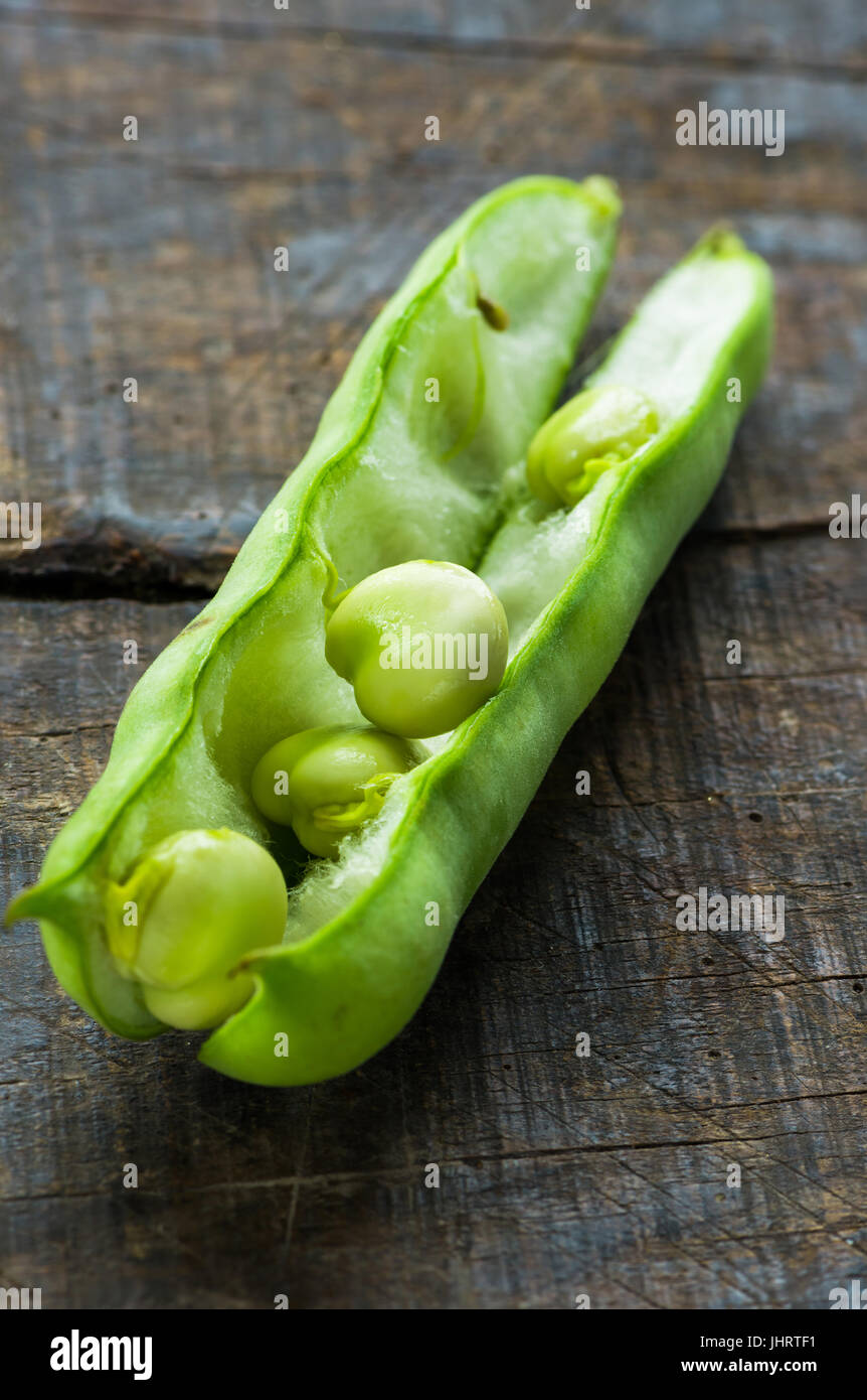 Bean pod hi-res stock photography and images - Alamy