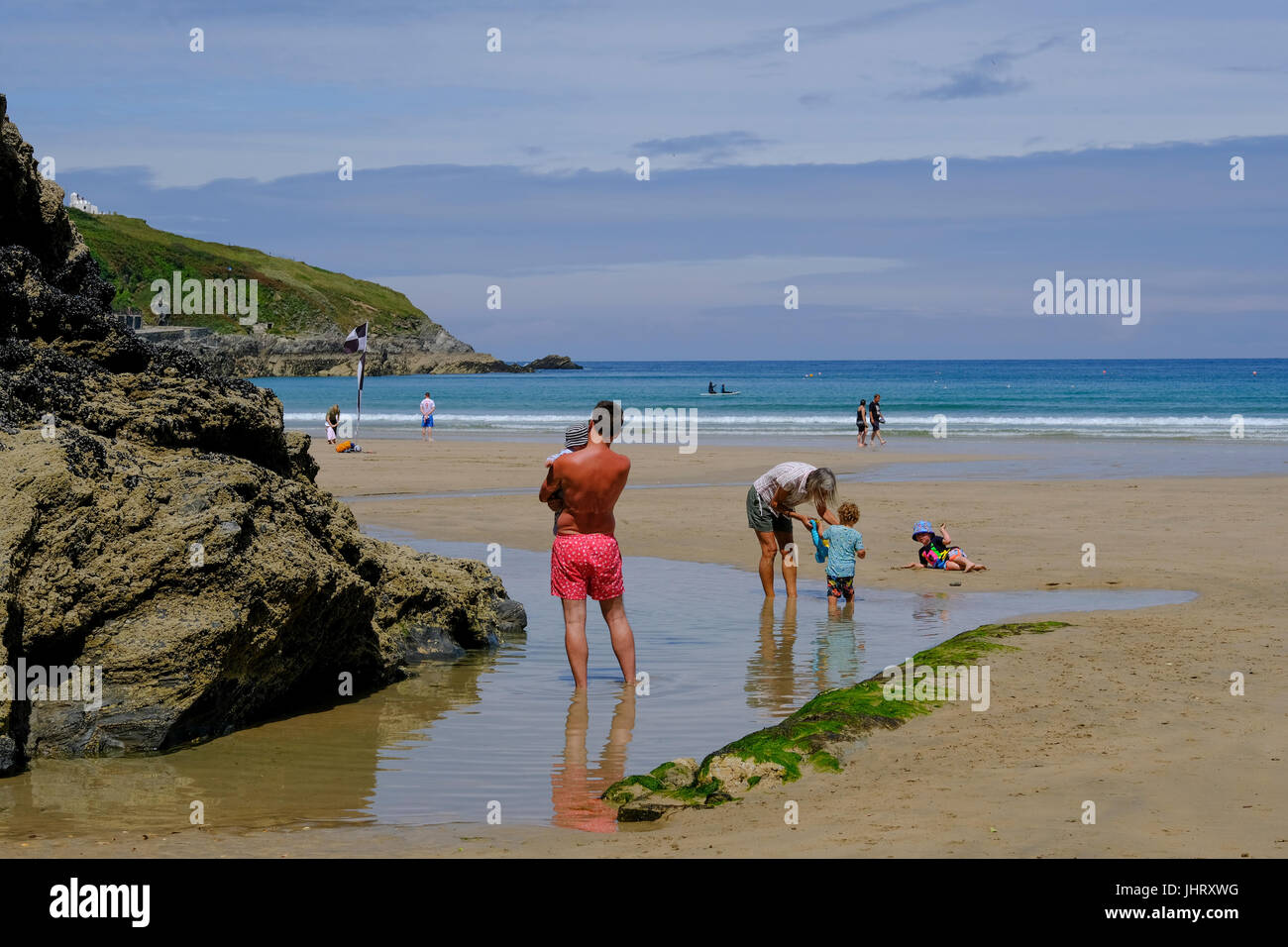 Family beaches hi-res stock photography and images - Alamy