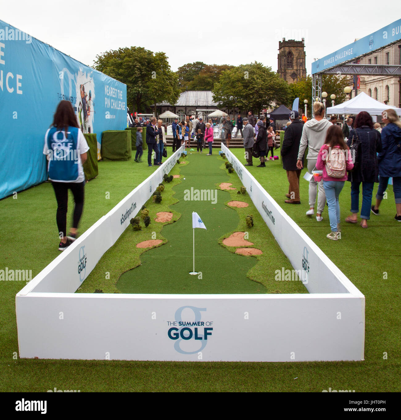 Southport, Merseyside, UK 15th July, 2017. The Long Putt, mini outdoor ...