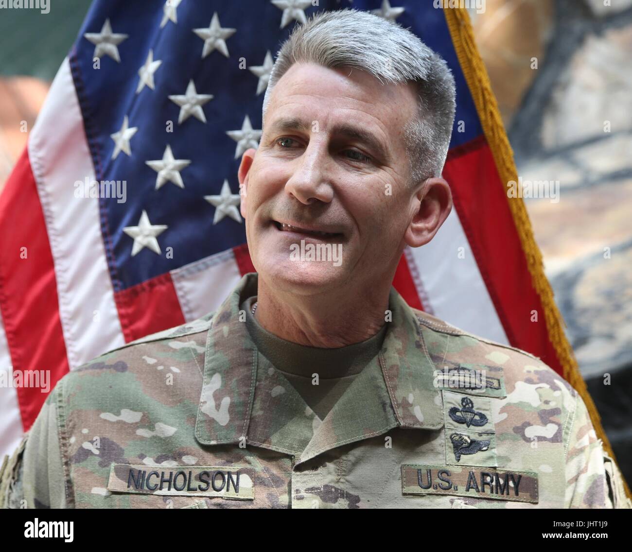 (170715) -- KABUL, July 15 (Xinhua) -- General John Nicholson, the U.S ...
