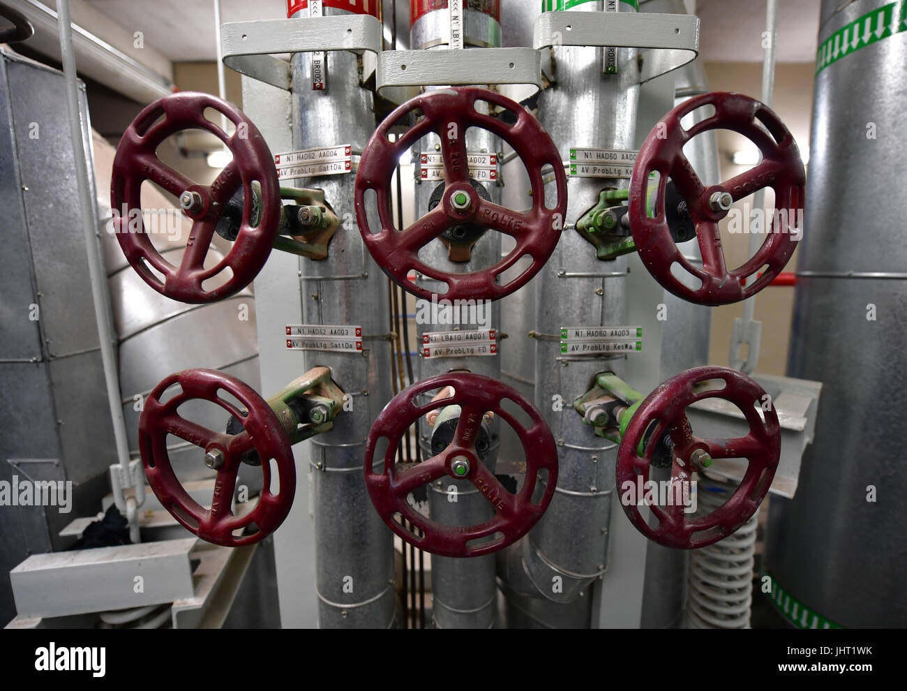 Gera, Germany. 29th June, 2017. Valves, photographed at the ...