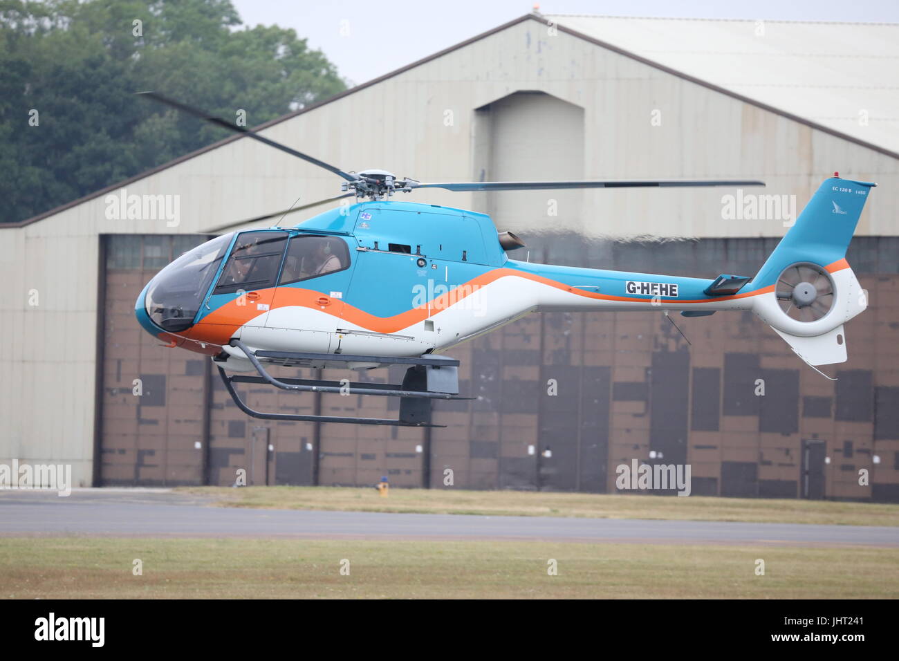 Colibri in fly hi-res stock photography and images - Alamy