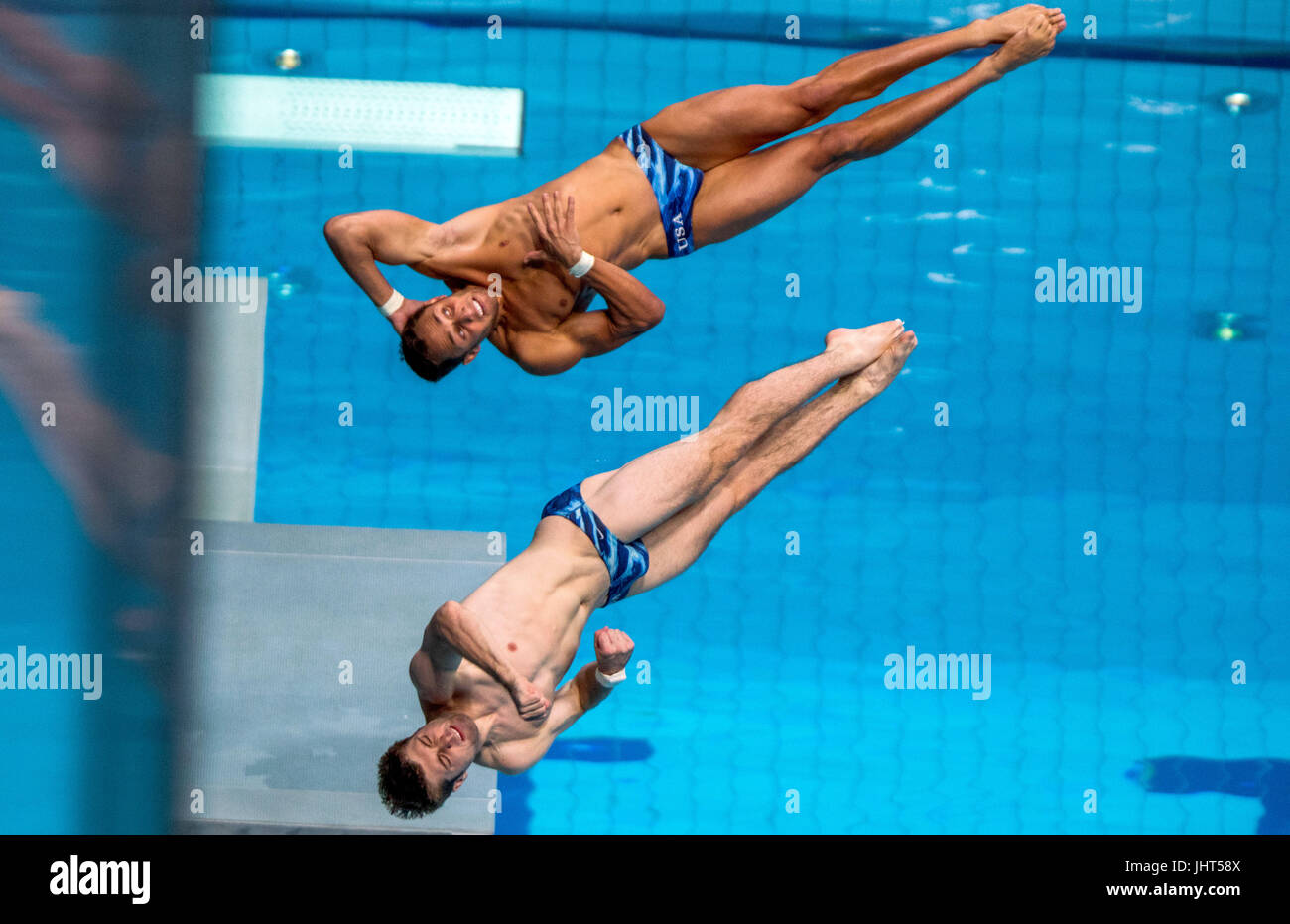 Mens m platform hi-res stock photography and images - Alamy