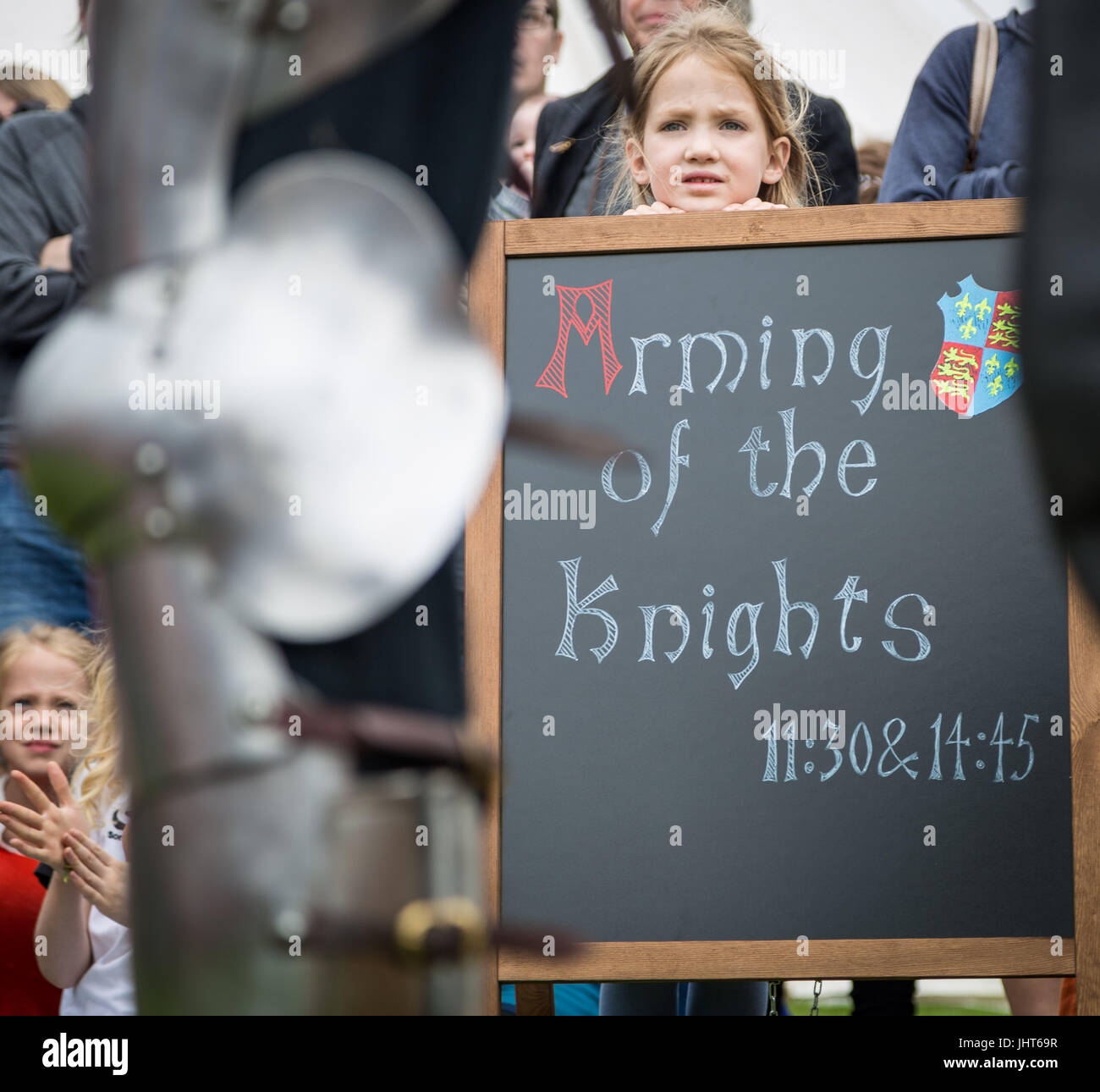 Knight in shining armour hi-res stock photography and images - Alamy