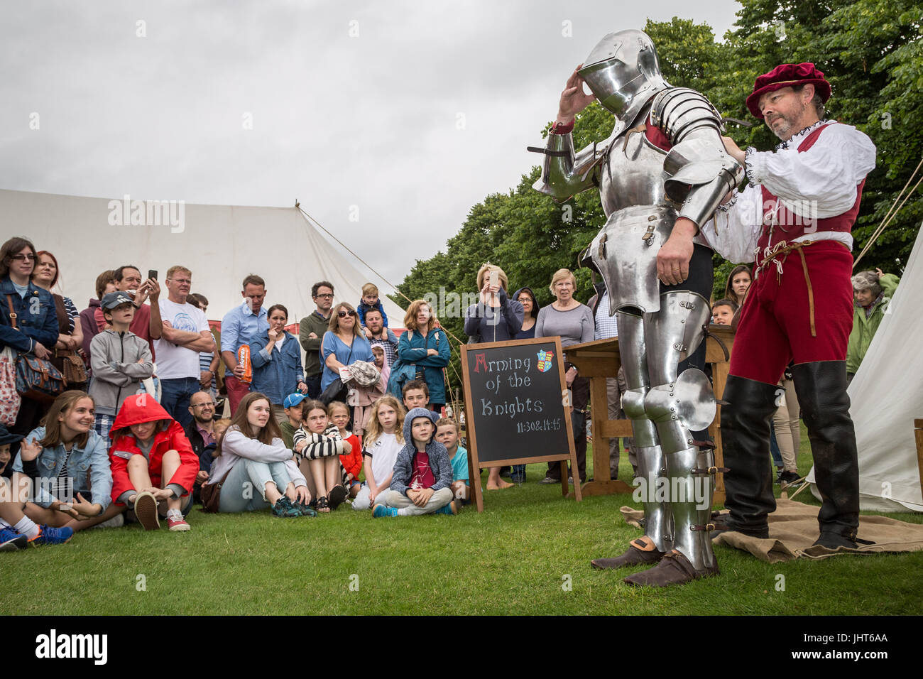Knight in shining armor ready hi-res stock photography and images - Alamy