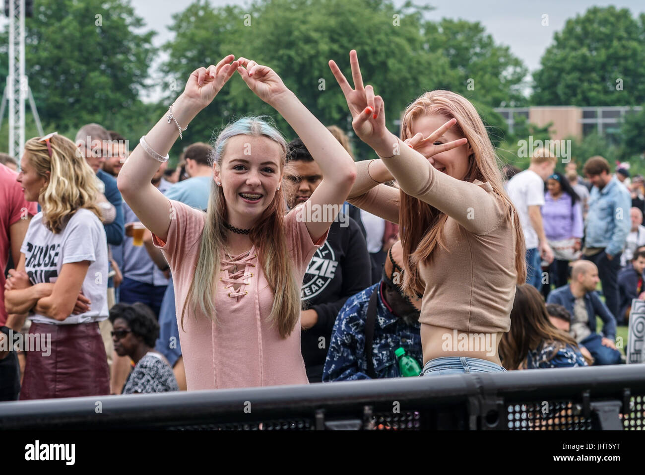 Lloyd Park, London, England, UK. Hundreds attend the Walthamstow Garden ...