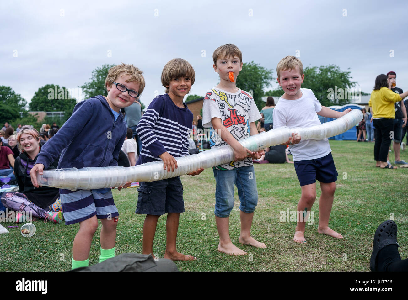 Lloyd Park, London, England, UK. Hundreds attend the Walthamstow Garden ...