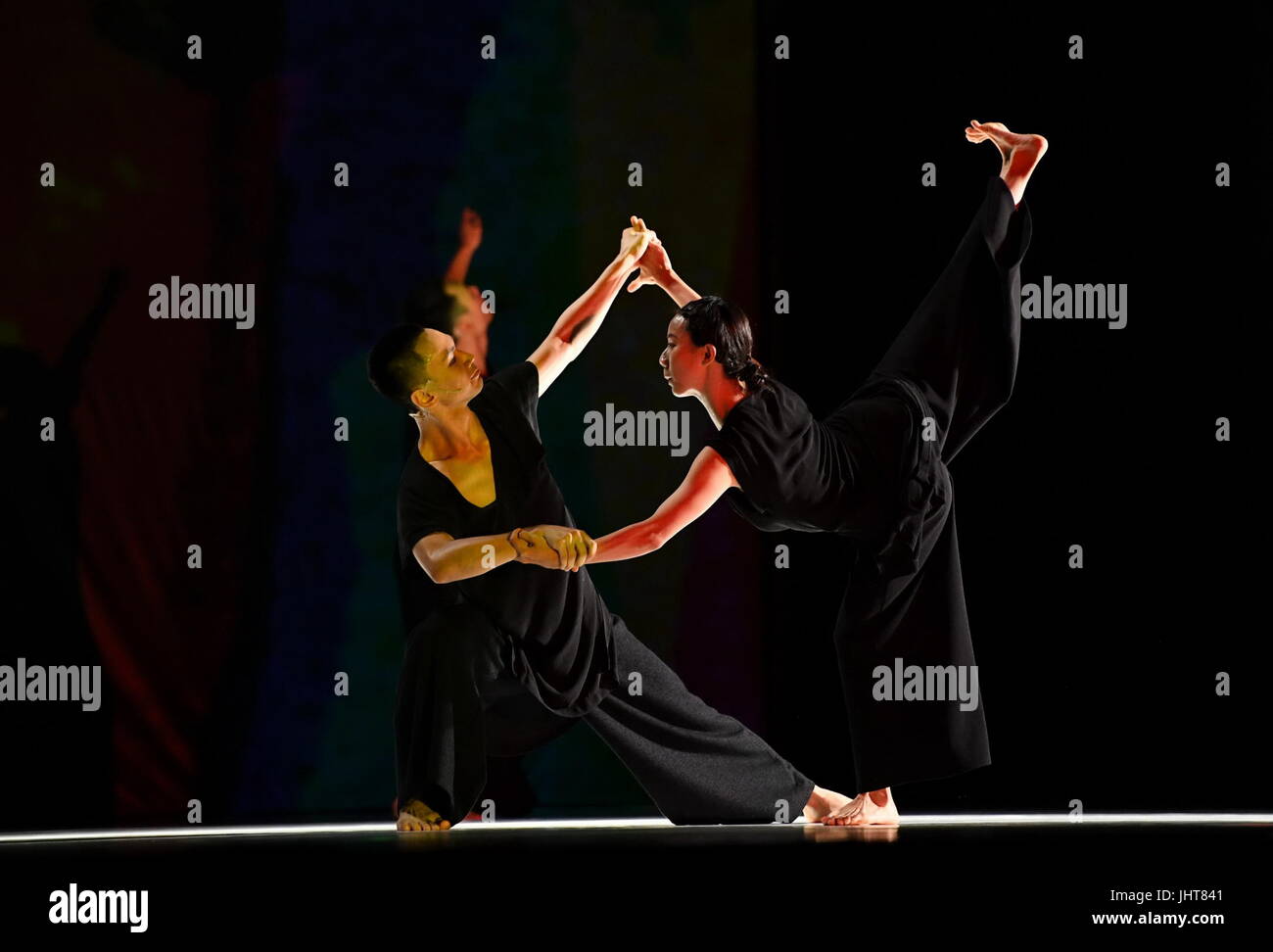 Taipei, Taiwan. 15th July, 2017. Dancers of Cloud Gate 2 perform "13 ...