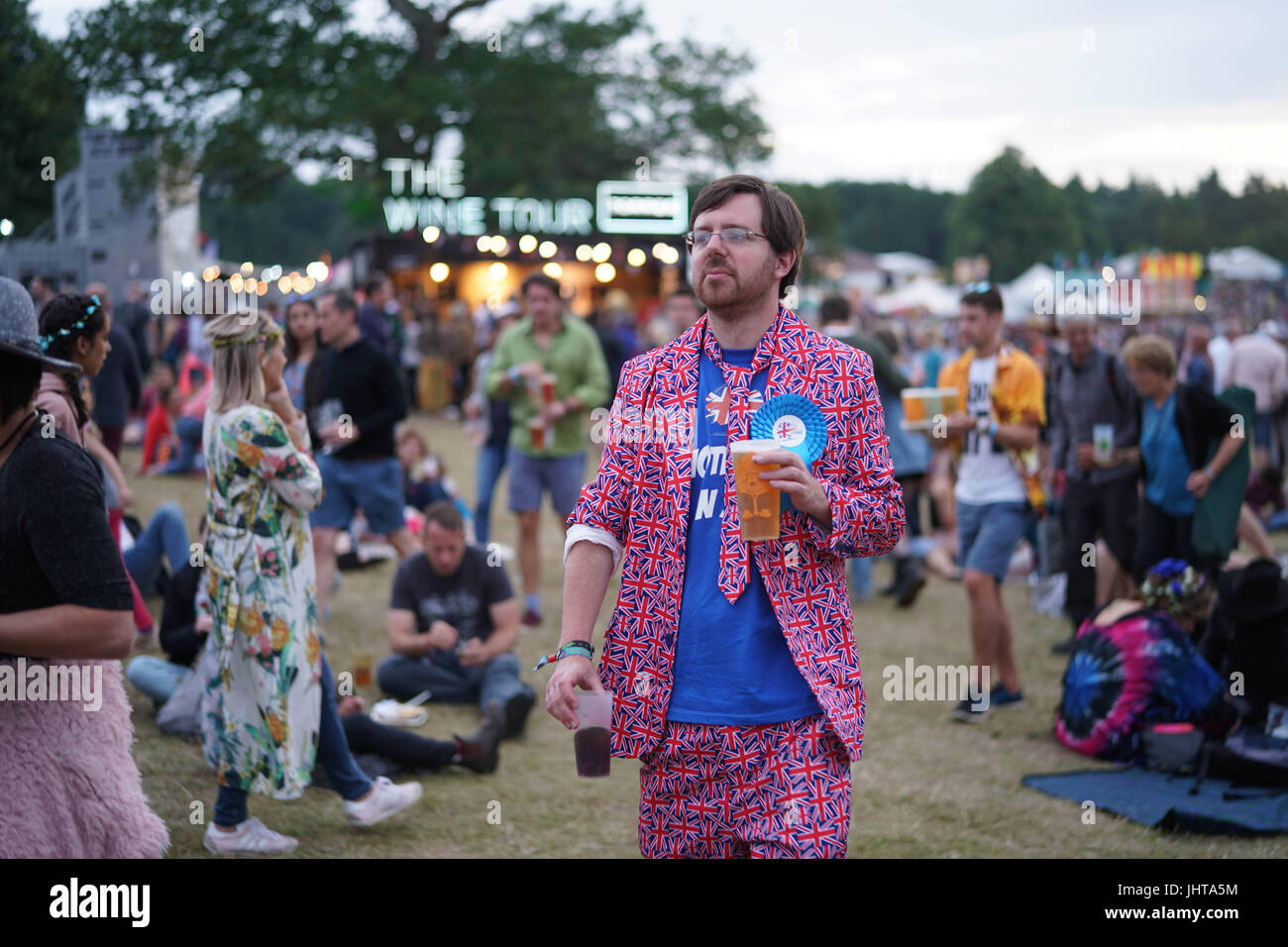 Man wearing union jack glasses hi-res stock photography and images - Alamy