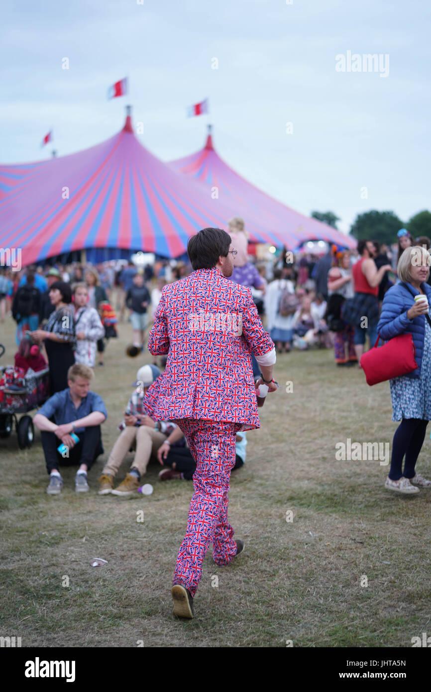 Man wearing union jack glasses hi-res stock photography and images - Alamy