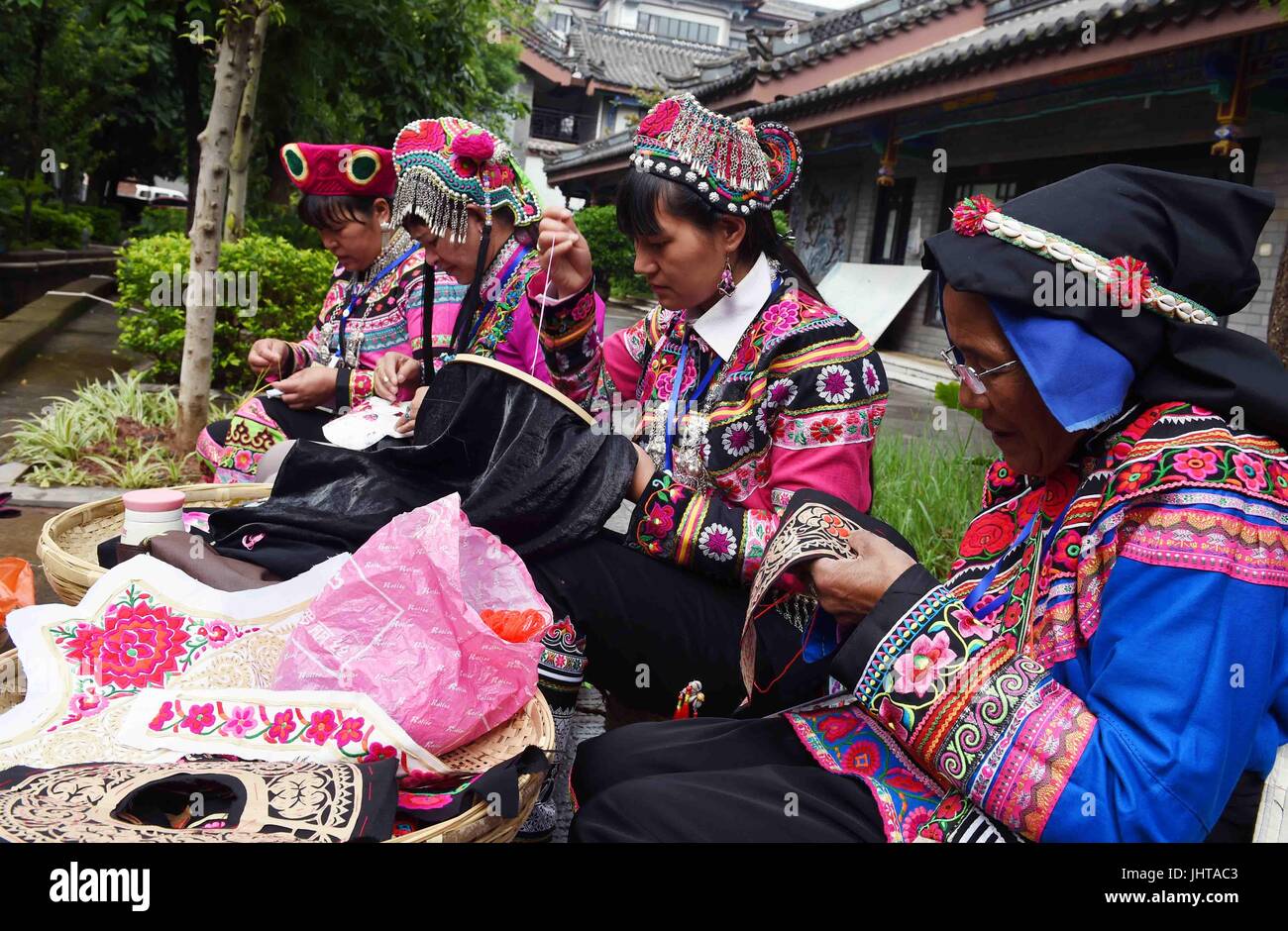 Embroidery animals hi-res stock photography and images - Alamy