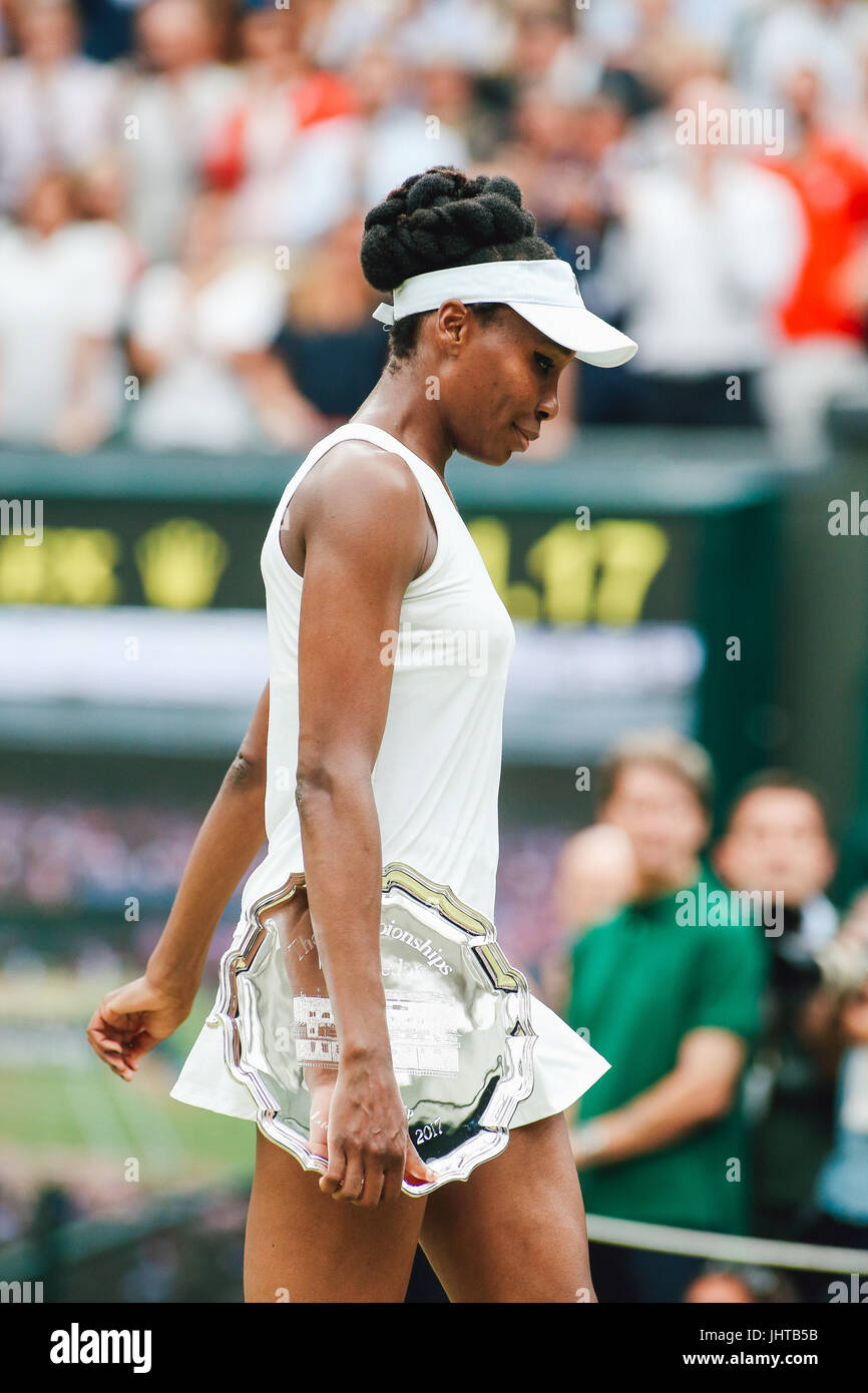 Venus williams wimbledon trophy hi-res stock photography and images - Alamy