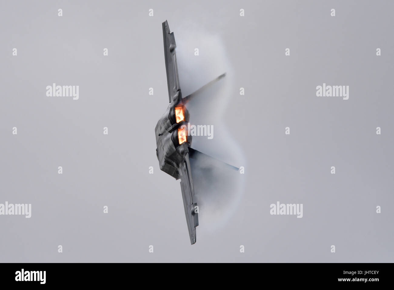 US Air Force Lockheed Martin F-22 Raptor stealth fighter jet plane ...