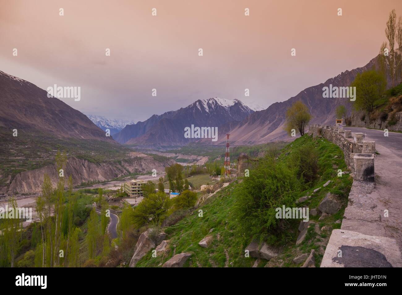 Hunza autumn hi-res stock photography and images - Alamy