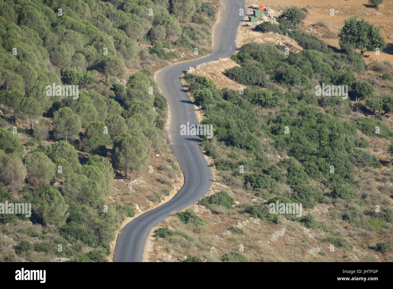 Nature roadway hi-res stock photography and images - Alamy