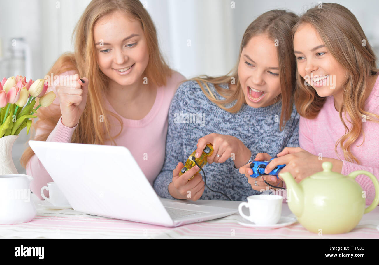 girls using modern laptop Stock Photo - Alamy