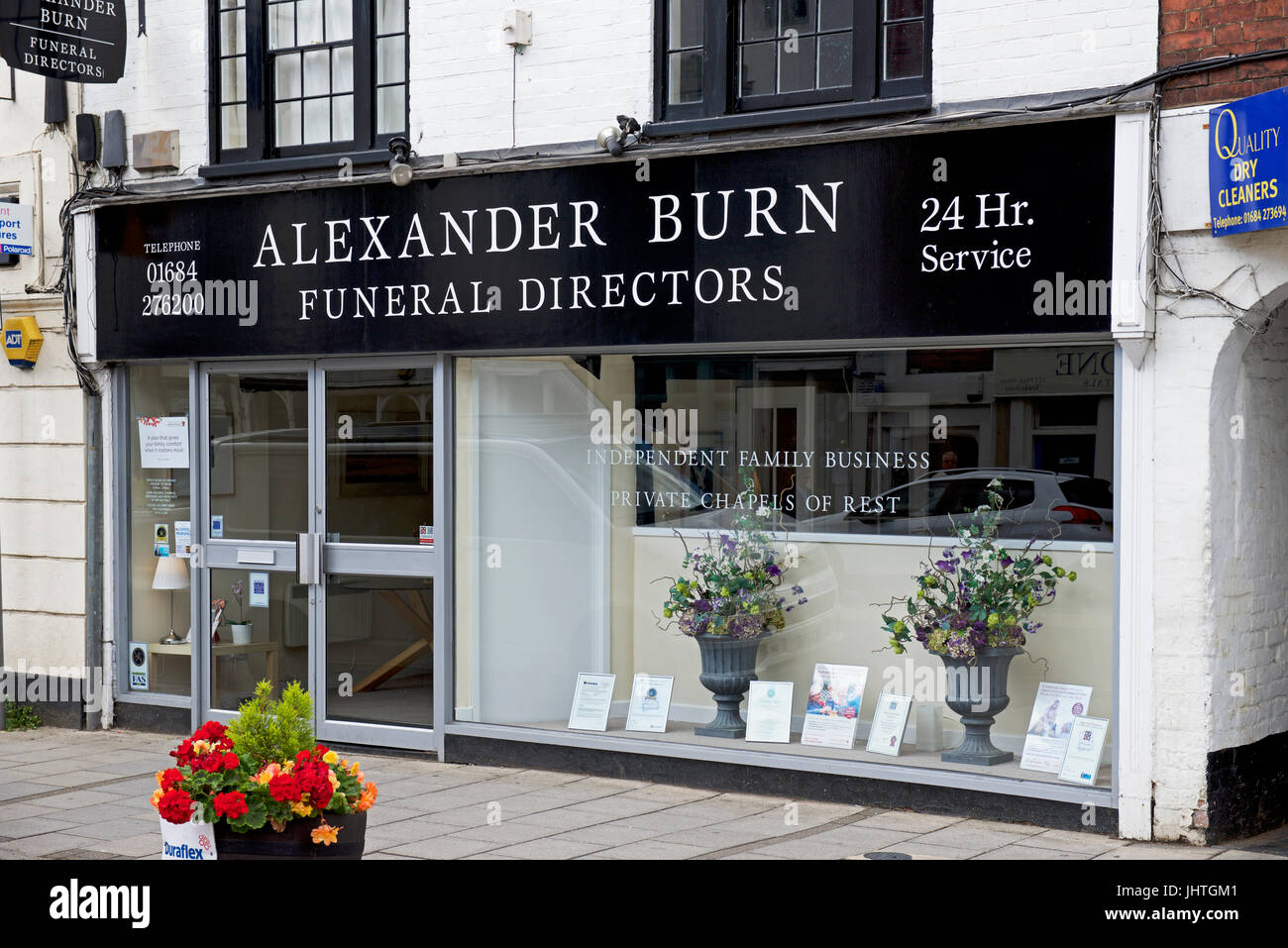 Funeral director hi-res stock photography and images - Alamy