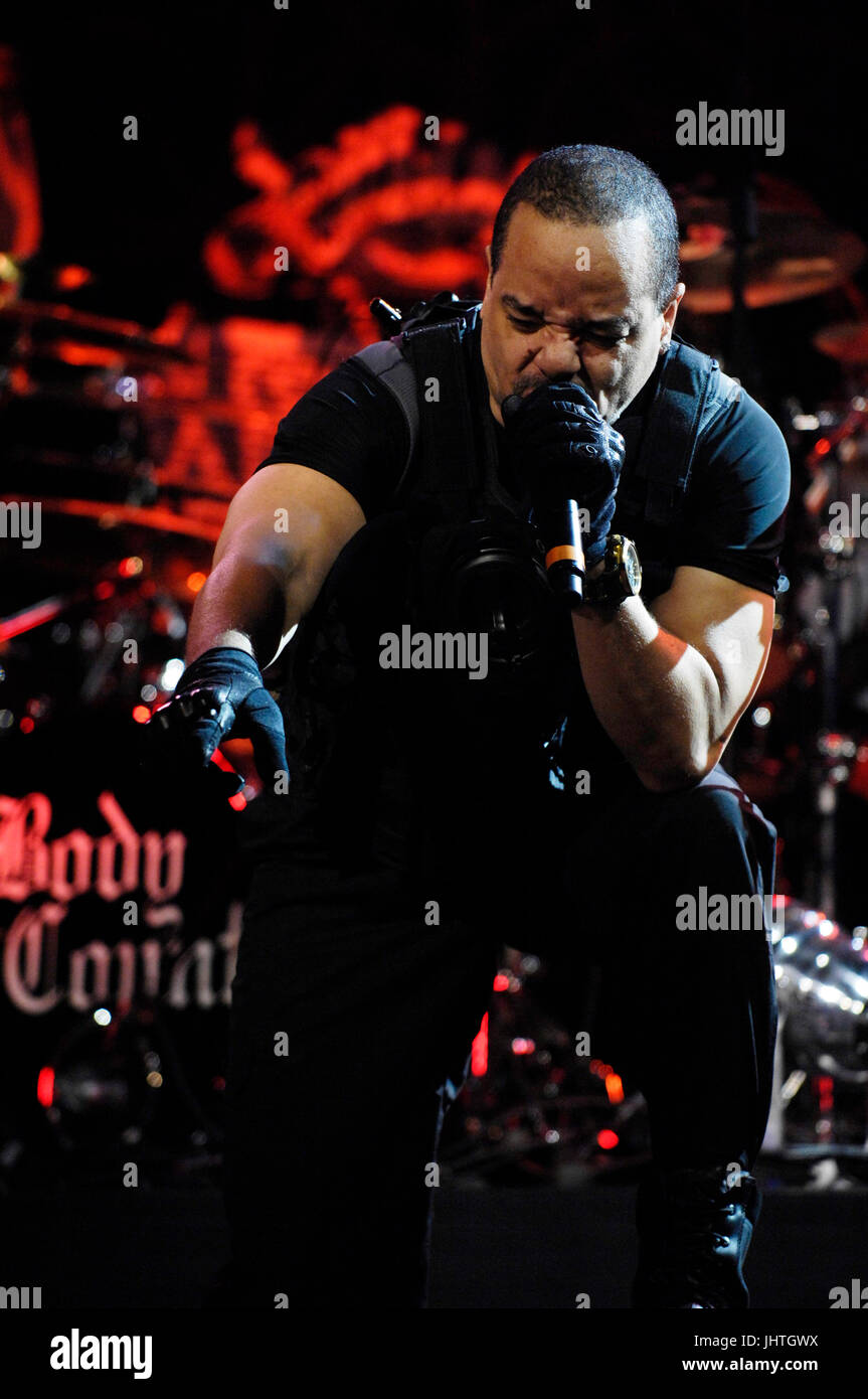 Body count hi-res stock photography and images - Alamy