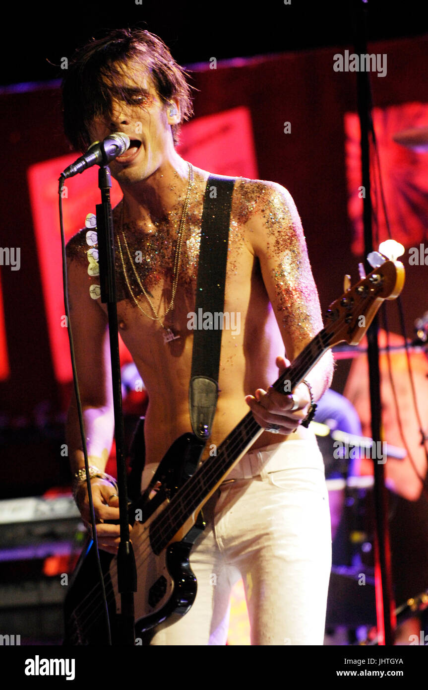 Tyson Ritter All American Rejects perform Vans Warped Tour 15th ...