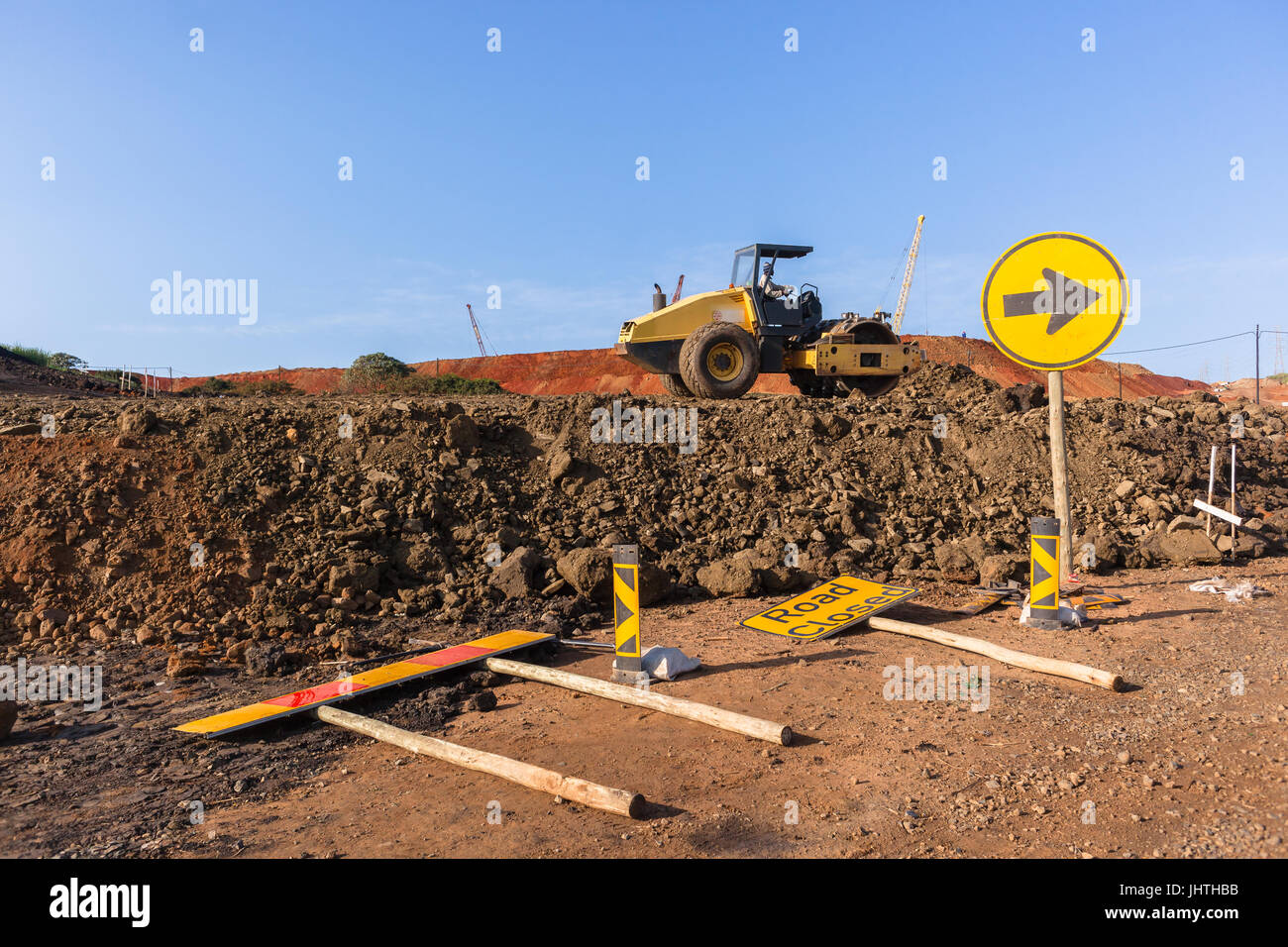 Construction industrial earthworks landfill compactor machine vibration ...