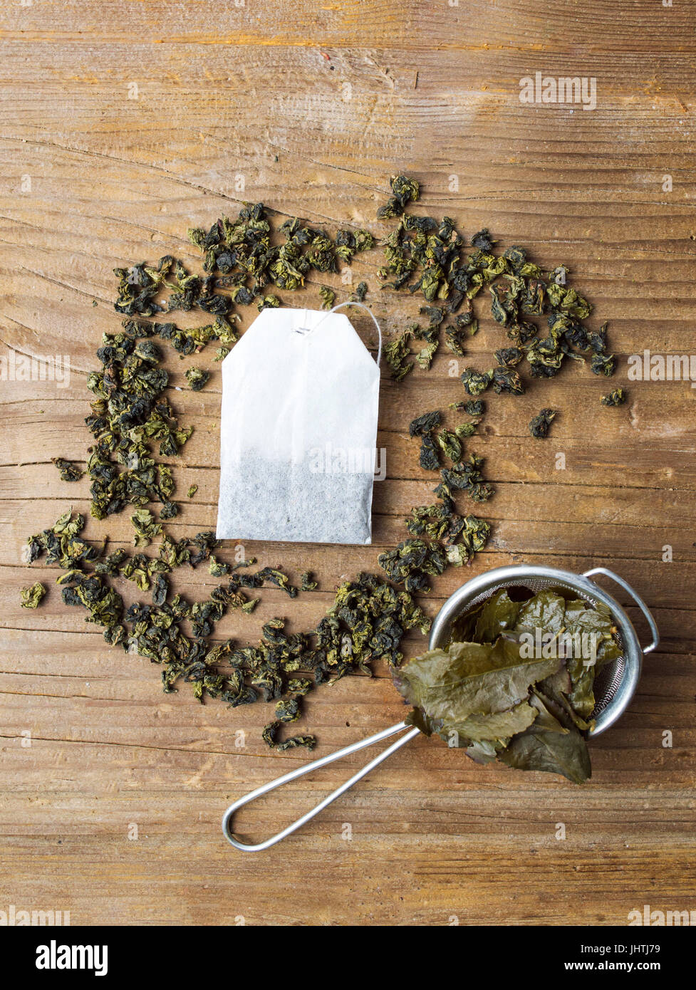 Open tea bag hi-res stock photography and images - Alamy