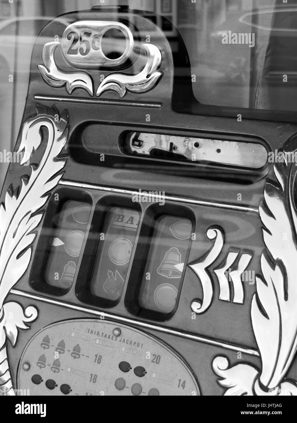 One armed bandit fruit machine hi-res stock photography and images - Alamy