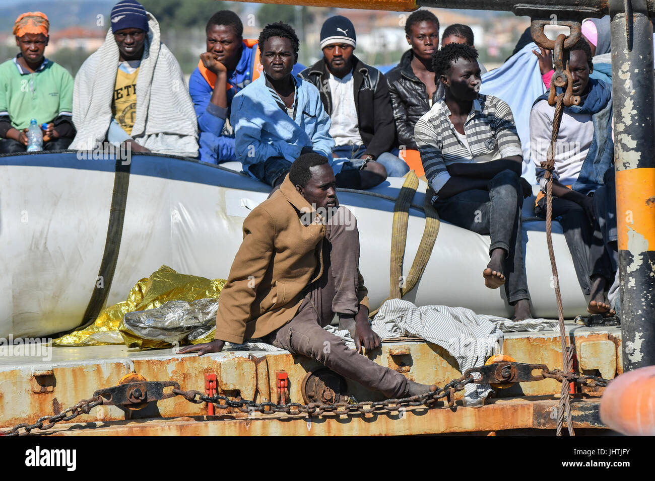 Turkish migrants landed Kaptan Hilmi III in emergency. Aboard more than ...