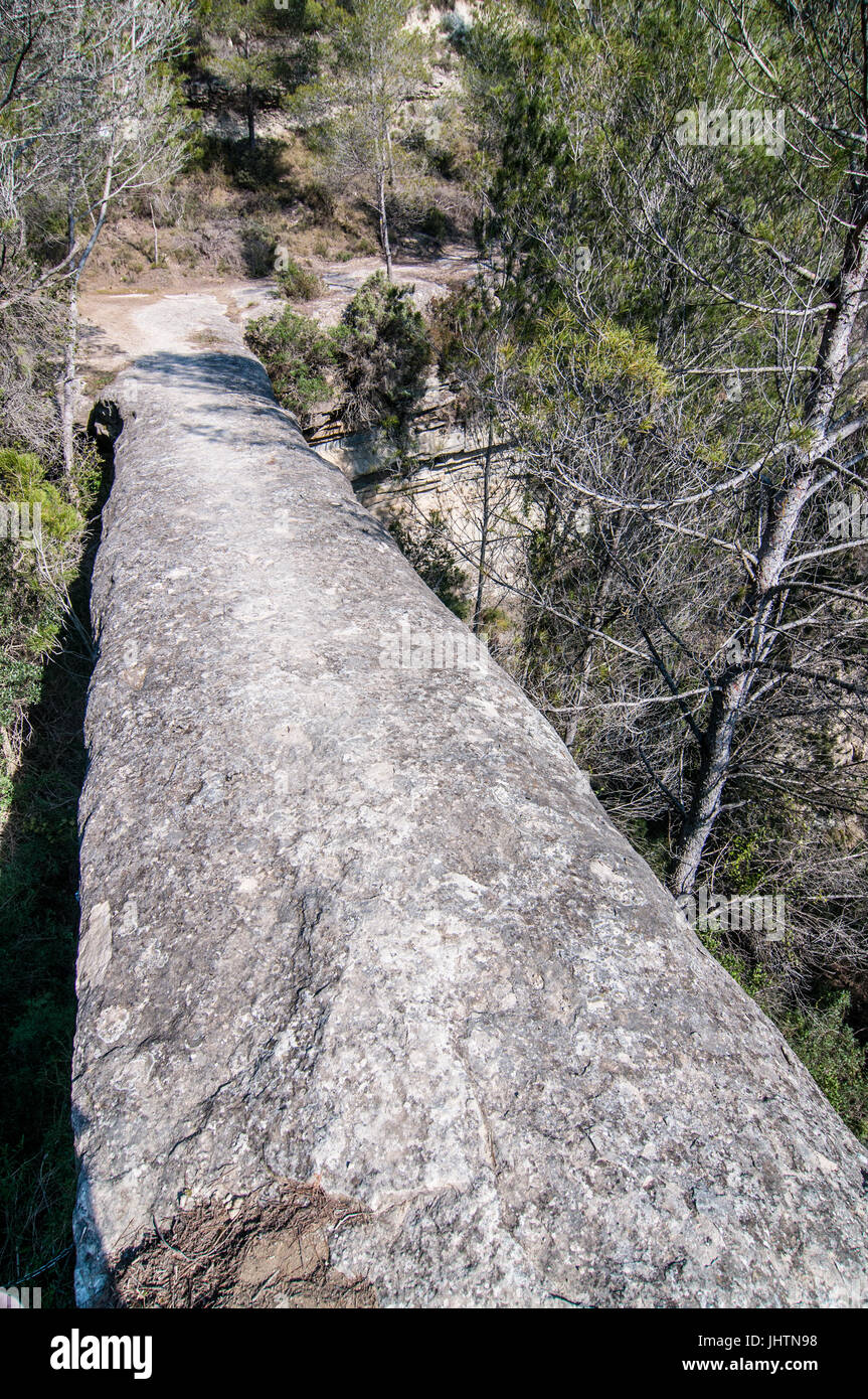 Natural stone bridge hi-res stock photography and images - Alamy