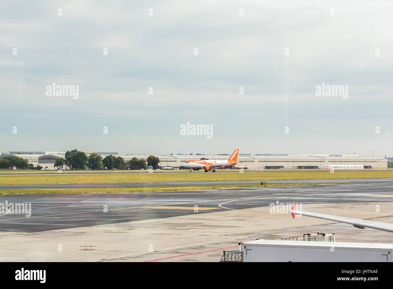 PRAGUE, CZECH REPUBLIC - JUNE 16, 2017: Airbus A320 EasyJet, landing in ...