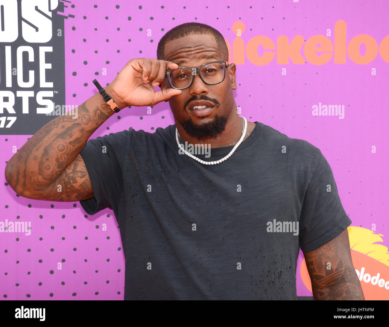 What Size Shoe Does Von Miller Wear at Lon Taylor blog