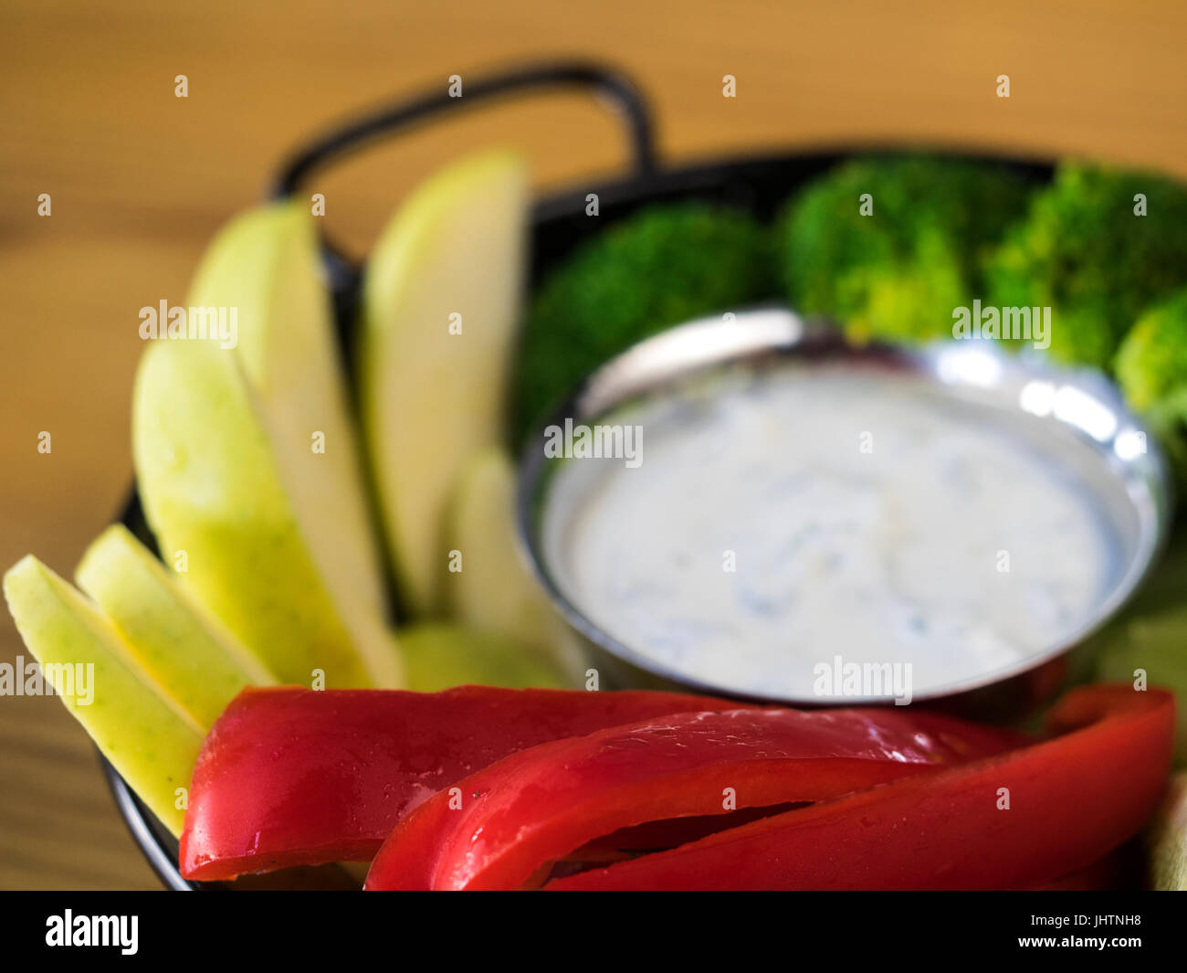 Green DEEP salad with vegetables Stock Photo - Alamy