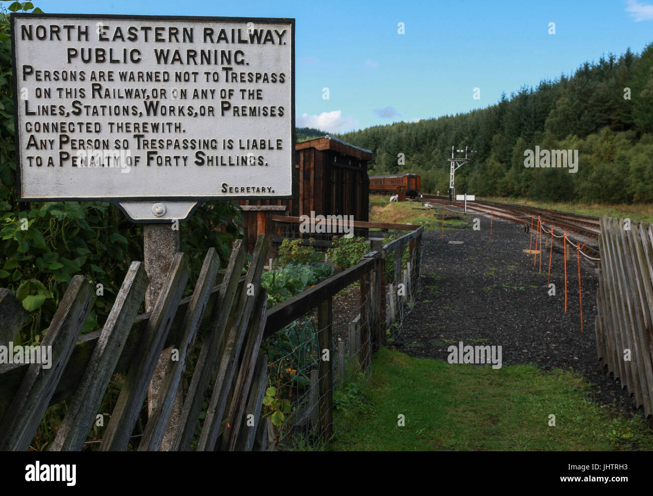 North eastern railway signal box hi-res stock photography and images ...