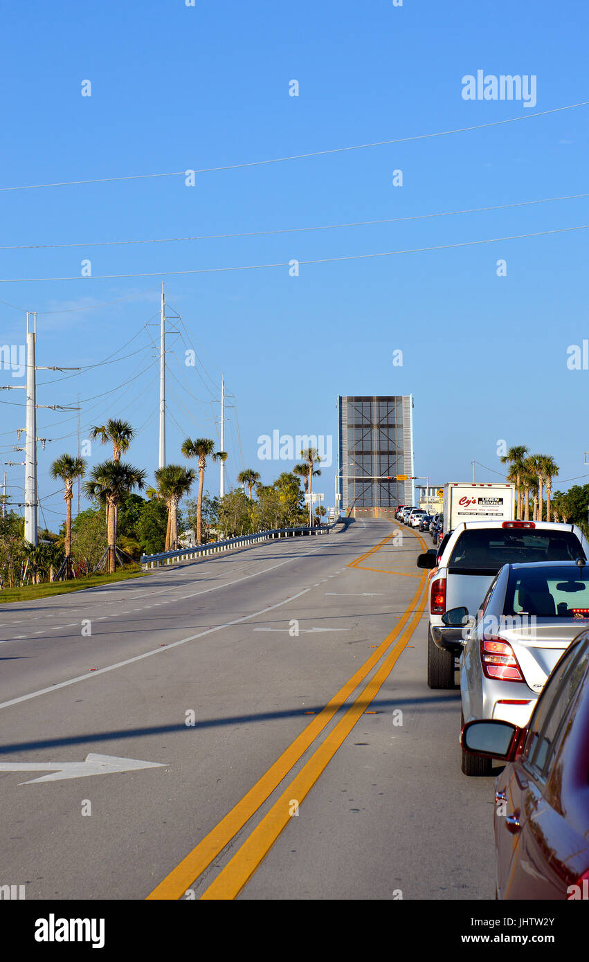 Snake bridge hi-res stock photography and images - Alamy