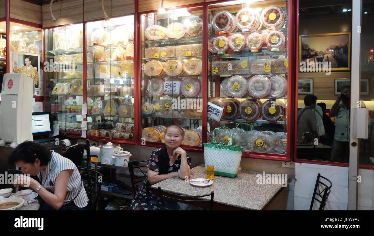 Ageless Old Style fashionable Chinese Heritage Restaurant Yaowarat Road ...