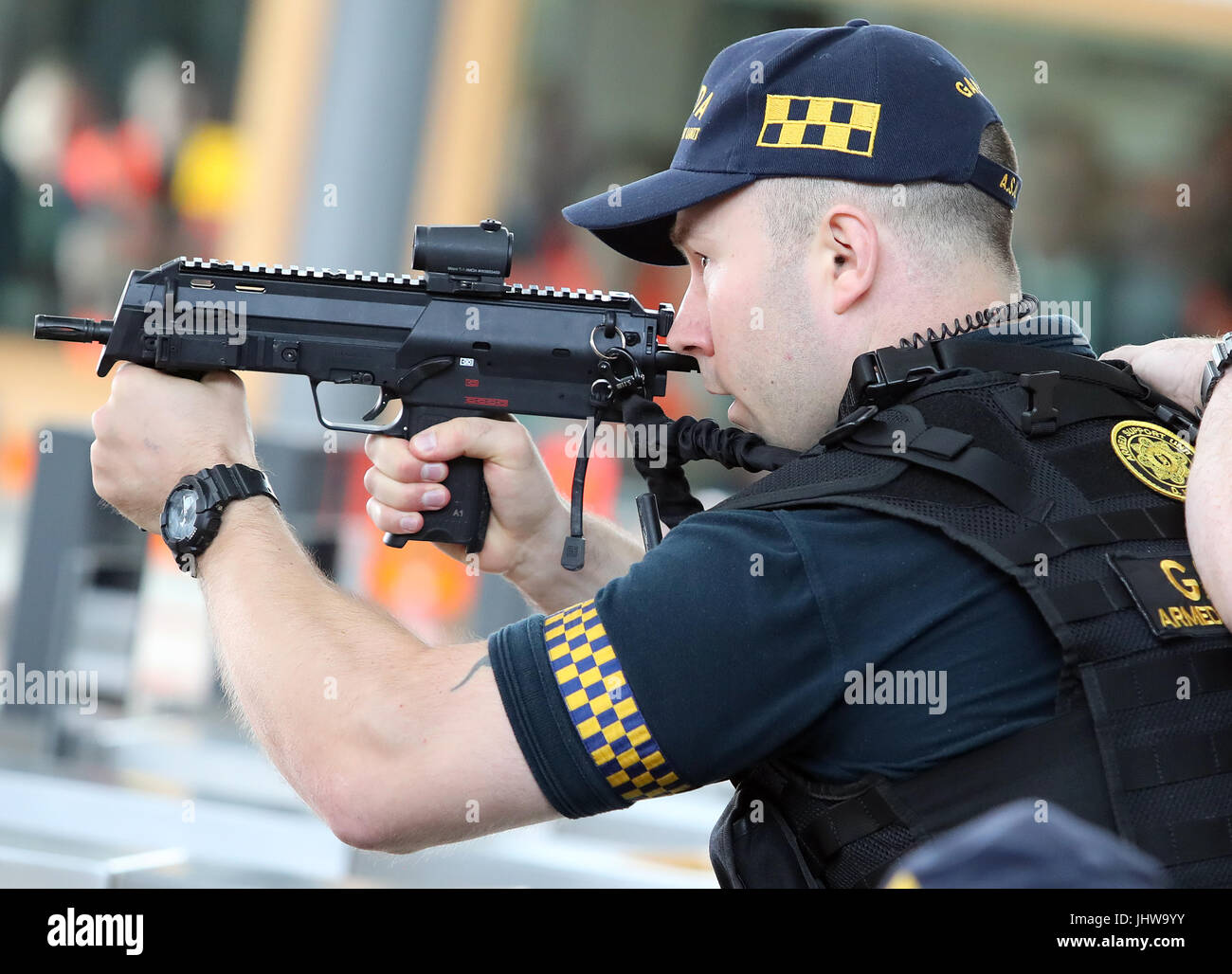 Garda armed support unit hi-res stock photography and images - Alamy