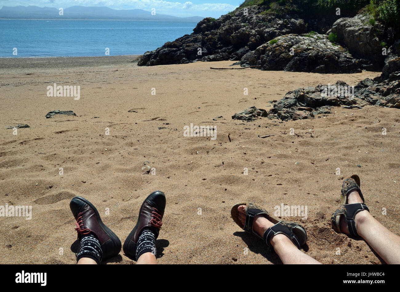 Two people feet hi-res stock photography and images - Alamy