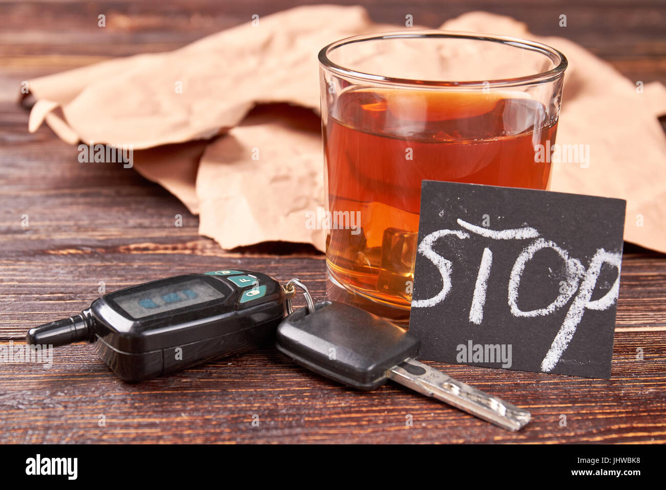 Alcohol beverage, car keys, note Stock Photo - Alamy