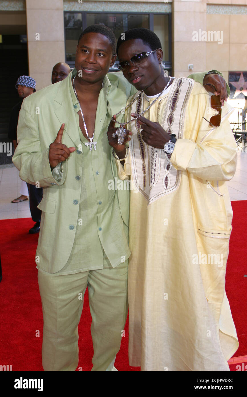 MC DOUGIE FRESH WITH COMEDIAN MICHAEL BLACKSON AT 2005 BET AWARDS RED ...