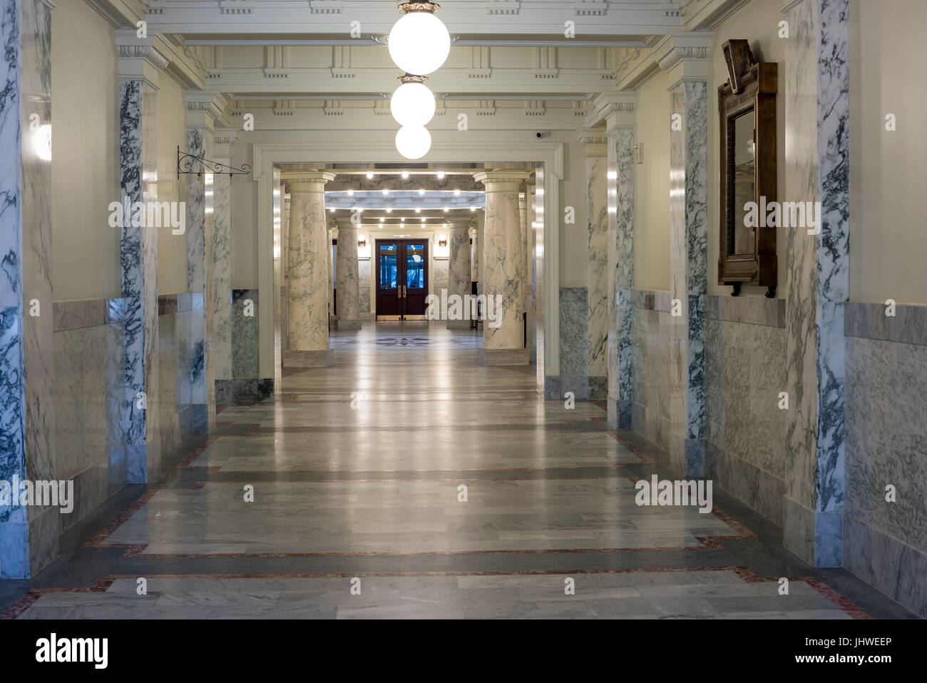 Building hallway hi-res stock photography and images - Alamy
