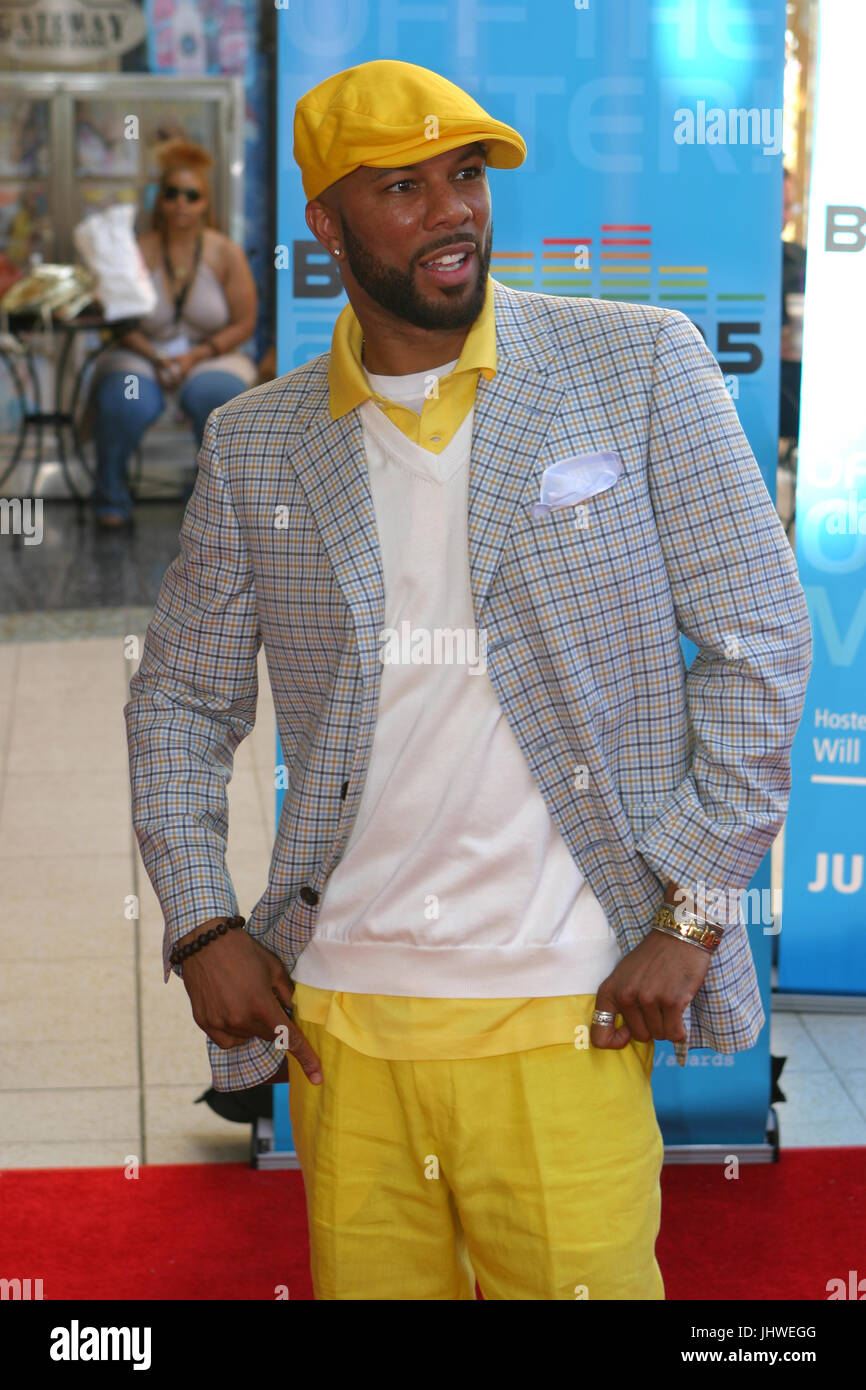 RAP ARTIST/ACTOR COMMON AT 2005 BET AWARDS RED CARPET KODAK THEATRE LOS ...
