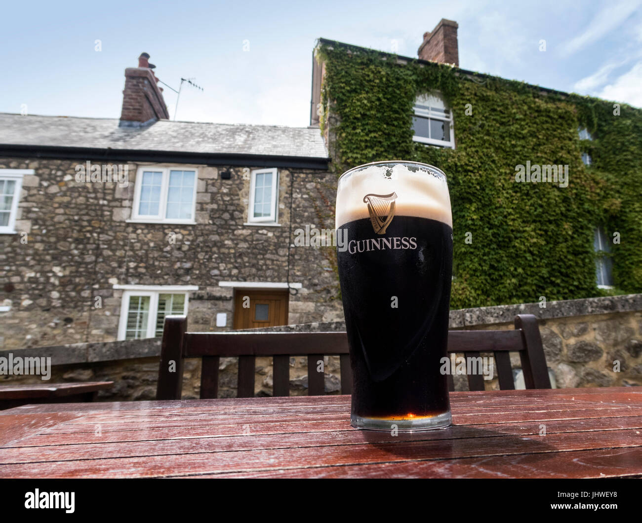 Guiness pint table hi-res stock photography and images - Alamy