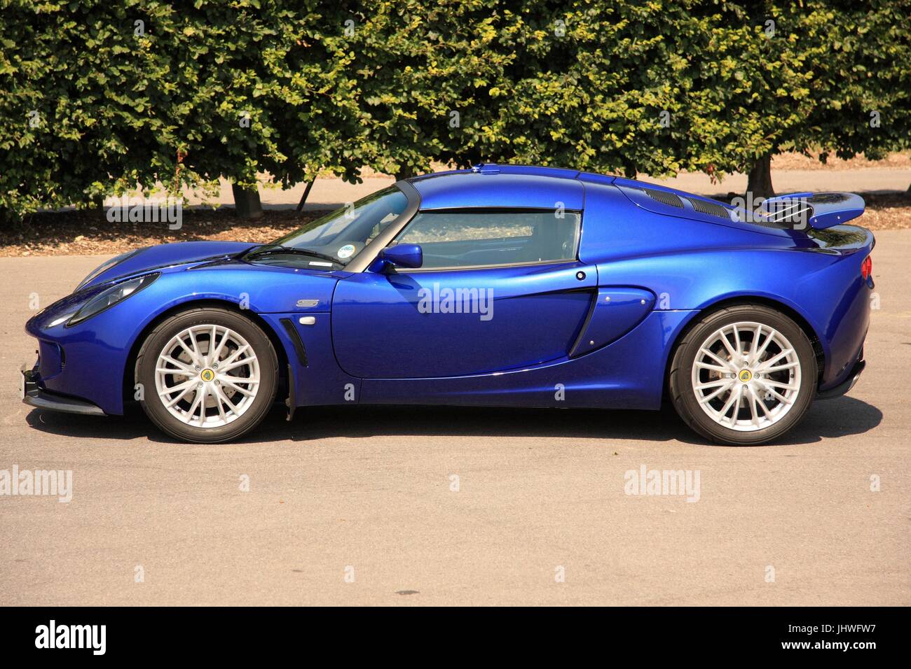 Lotus Exige S in Magnetic Blue Stock Photo - Alamy