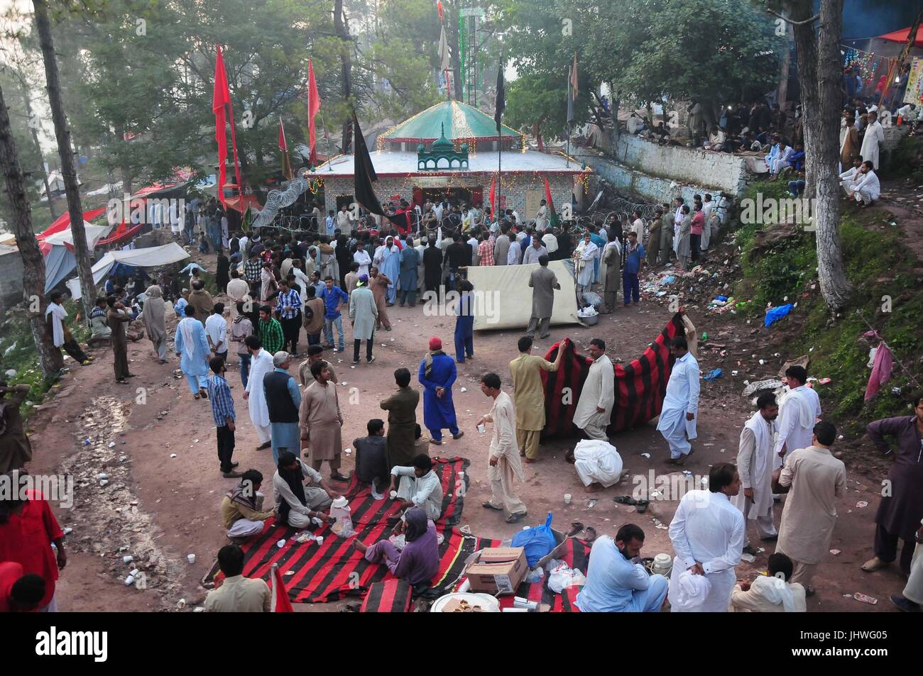 Devotees of Baba Laal Shah Qalander gather on the occasion of his ...