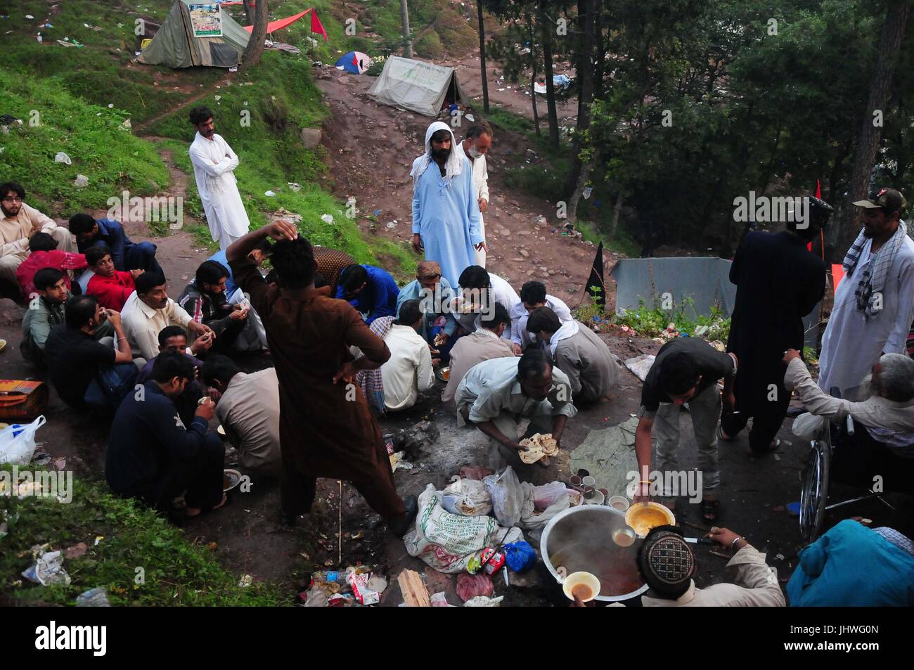 Devotees of Baba Laal Shah Qalander gather on the occasion of his ...