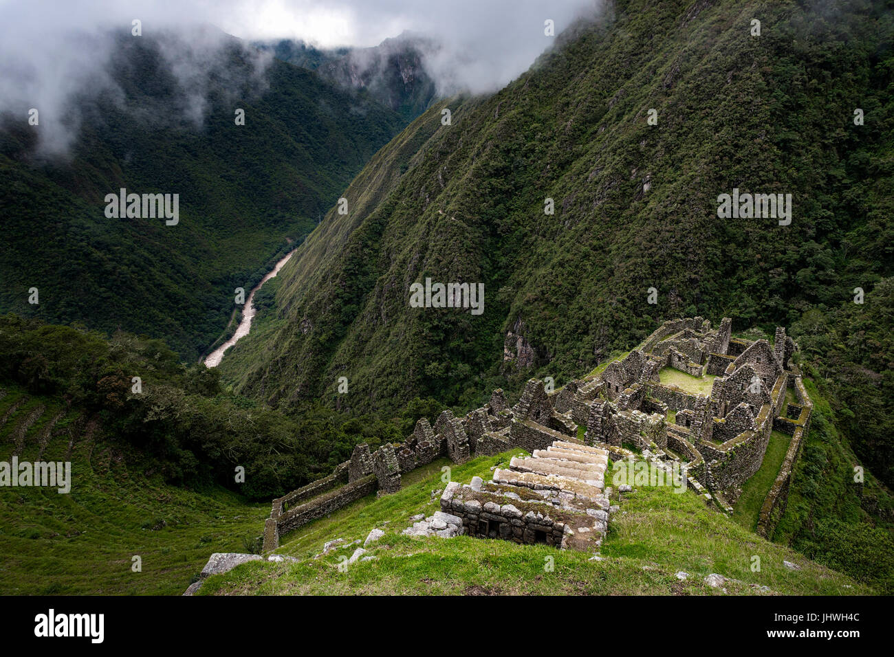The Inca ruins of Winay Wayna and the surrounding valley, along the ...