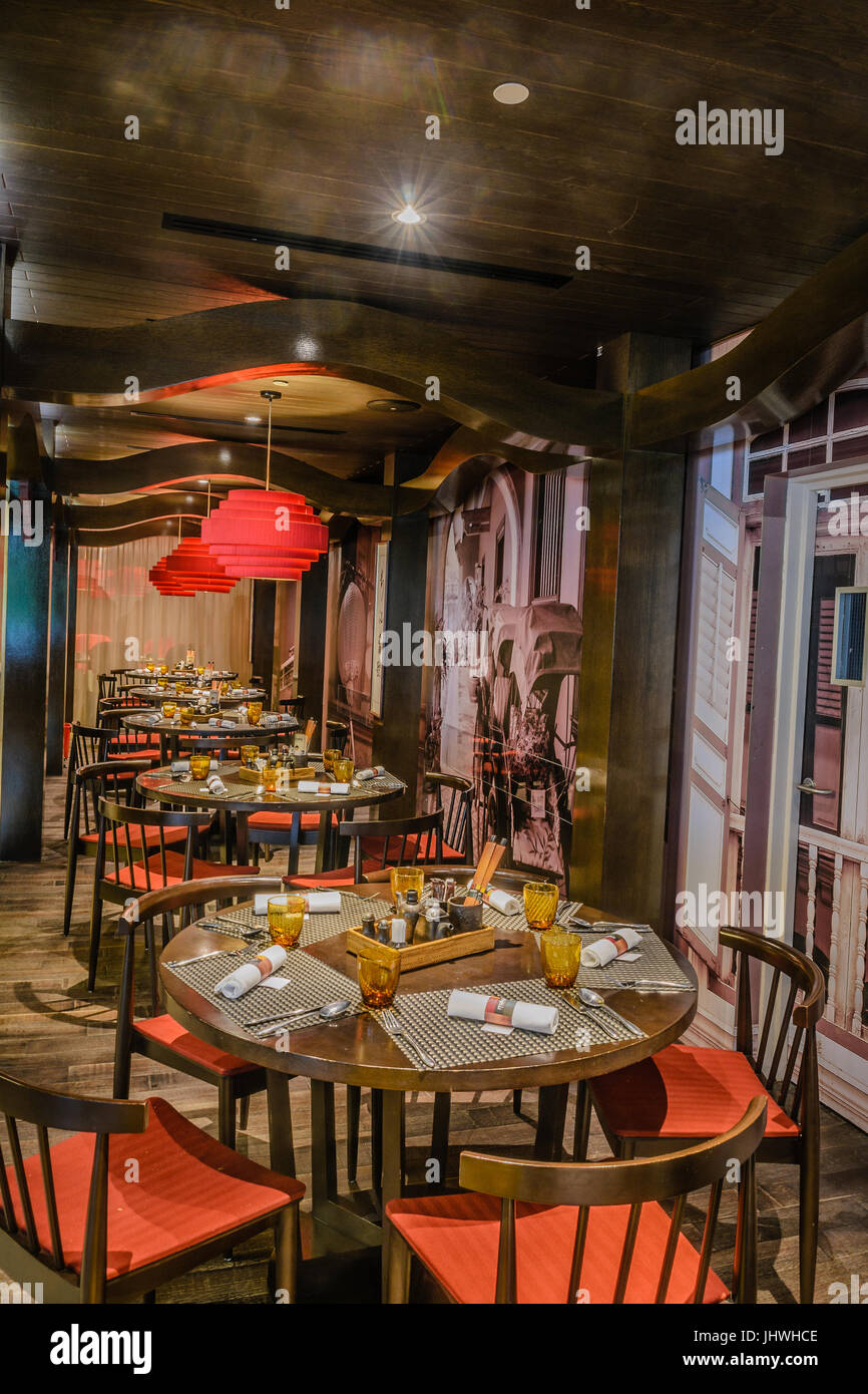 Beautiful asian themed restaurant hi-res stock photography and images ...