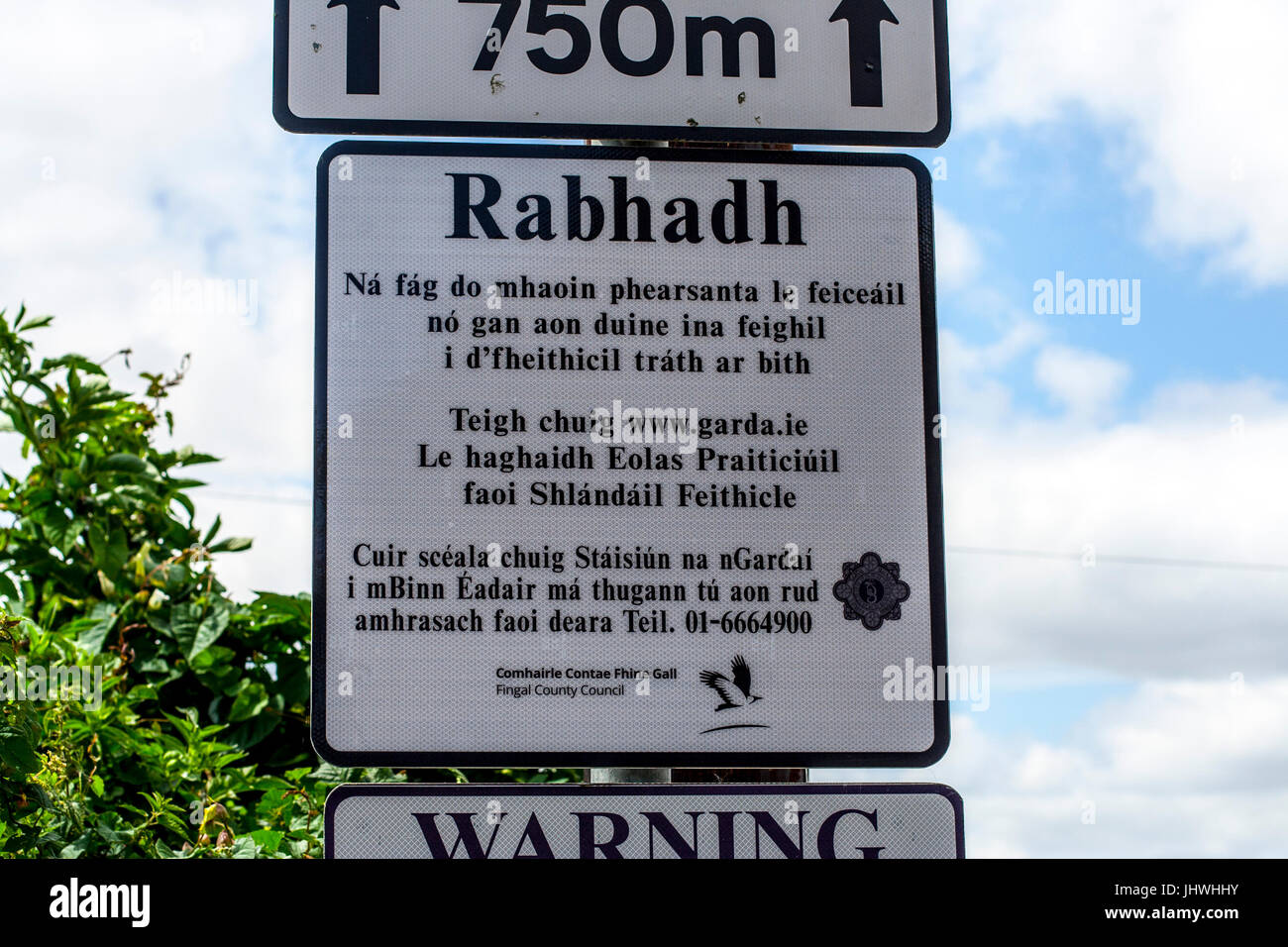 Irish road sign dublin hi-res stock photography and images - Alamy