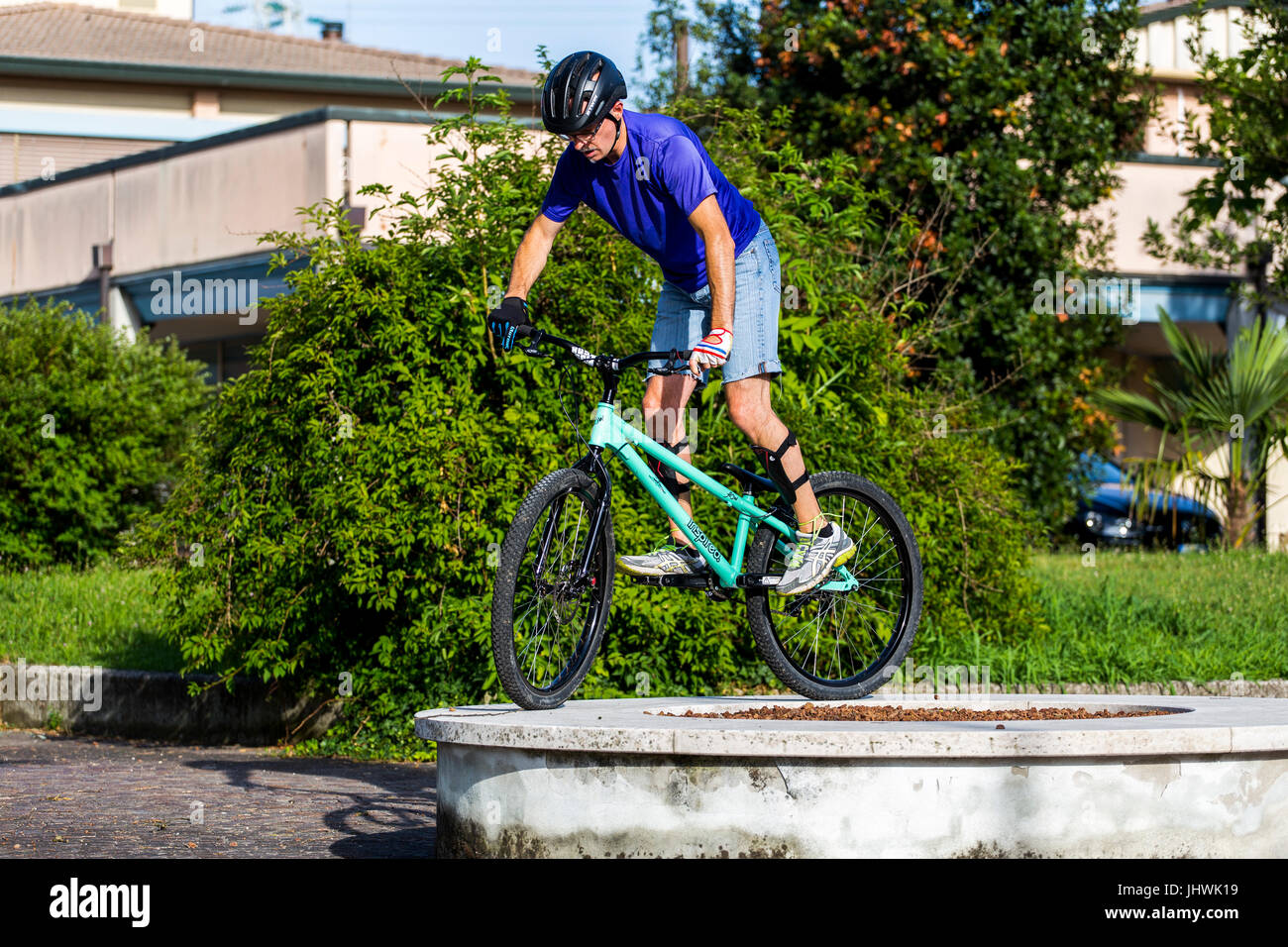 Mountain bike man standing hi-res stock photography and images - Alamy
