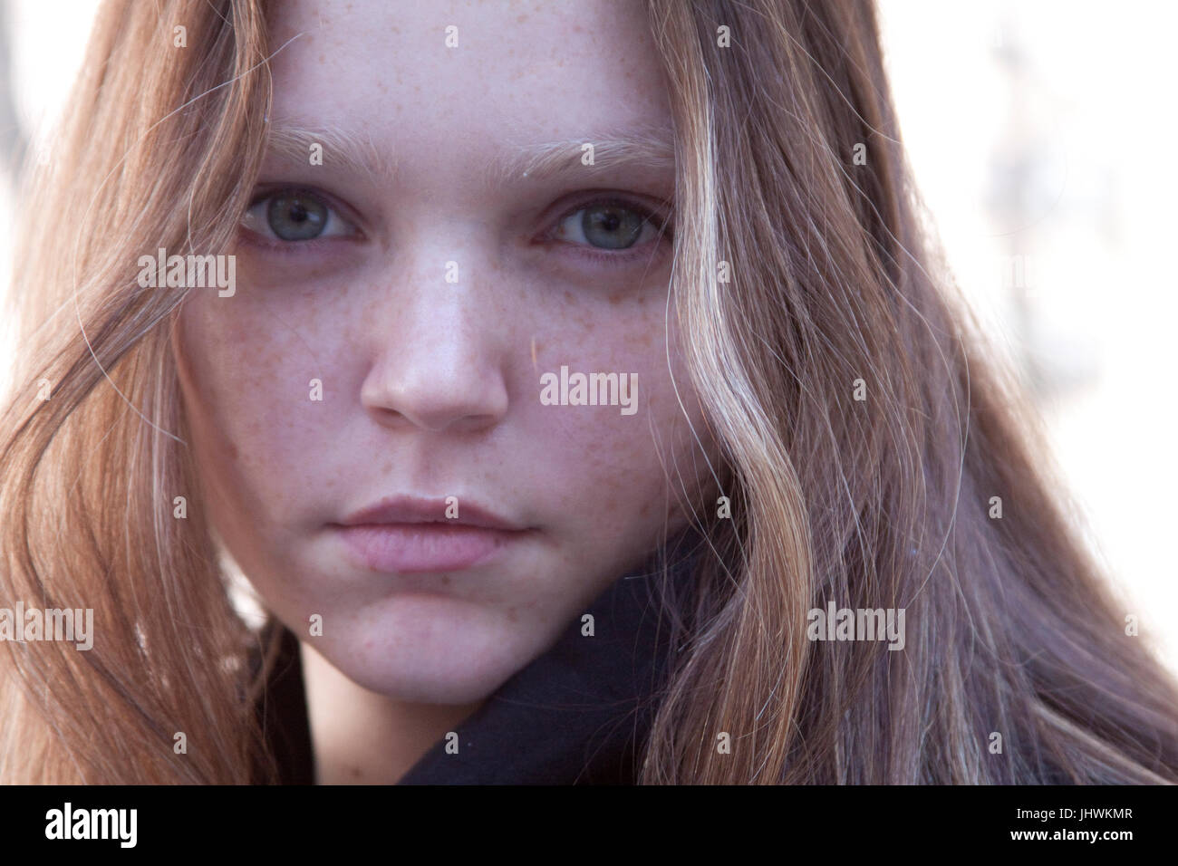 Beautiful glowing skin No makeup beauty portrait of Fashion model ...